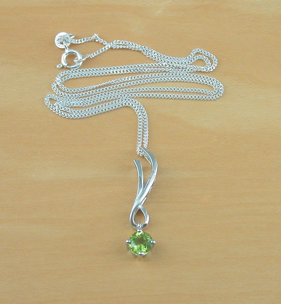 Sterling Silver Peridot Shooting Star Pendant & Chain | Peridot Gift